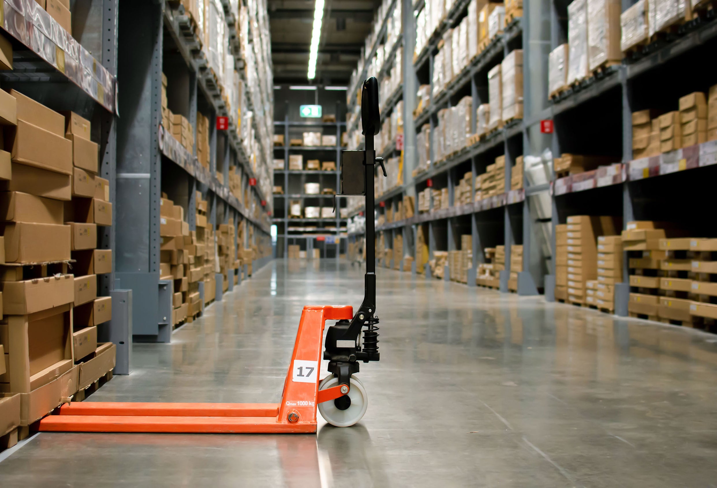 The Modern Warehouse: Exploring the Electric Pallet Jack — Arrow ...