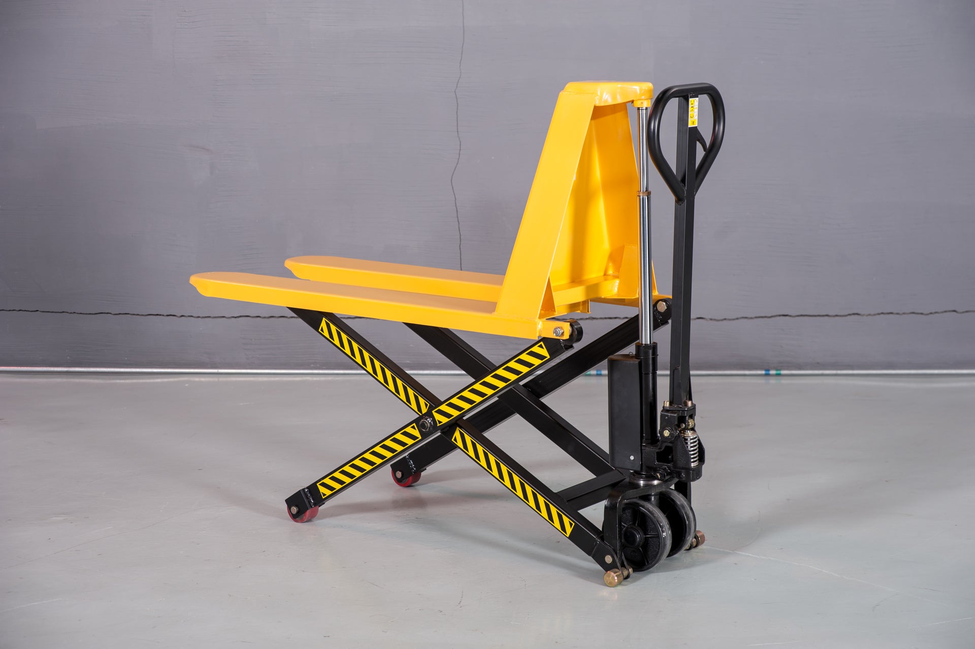 High Lift Pallet Jacks — Arrow Warehousing