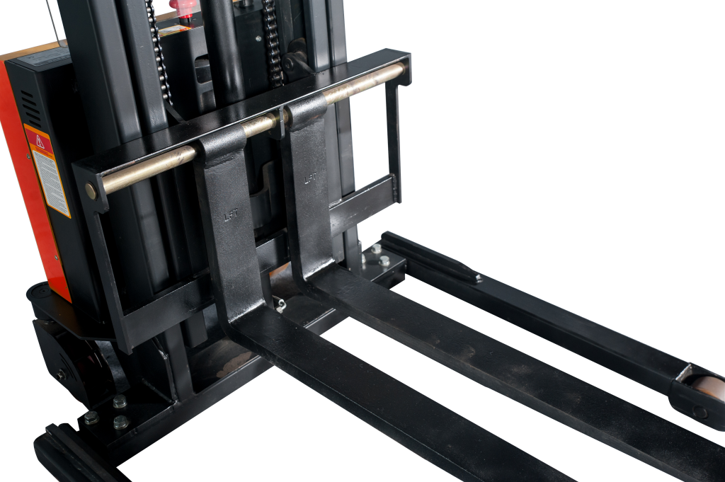 Self Propelled Electric Lift Straddle Stacker 1.5t/3.5m | Arrow Warehousing